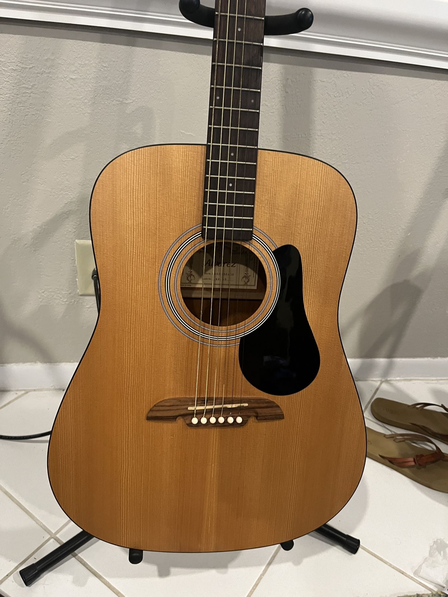 Beautiful Alvarez Rd 110 Acoustic Guitar for Sale in Boca Raton, FL ...