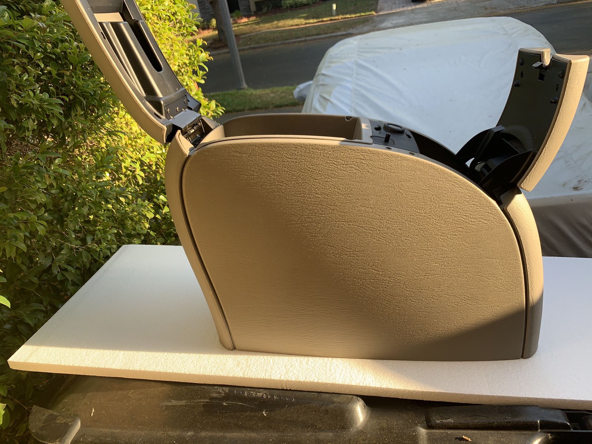 2002 -2007 DODGE GRAND CARAVAN CENTER CONSOLE MEDIUM Tan for Sale in ...