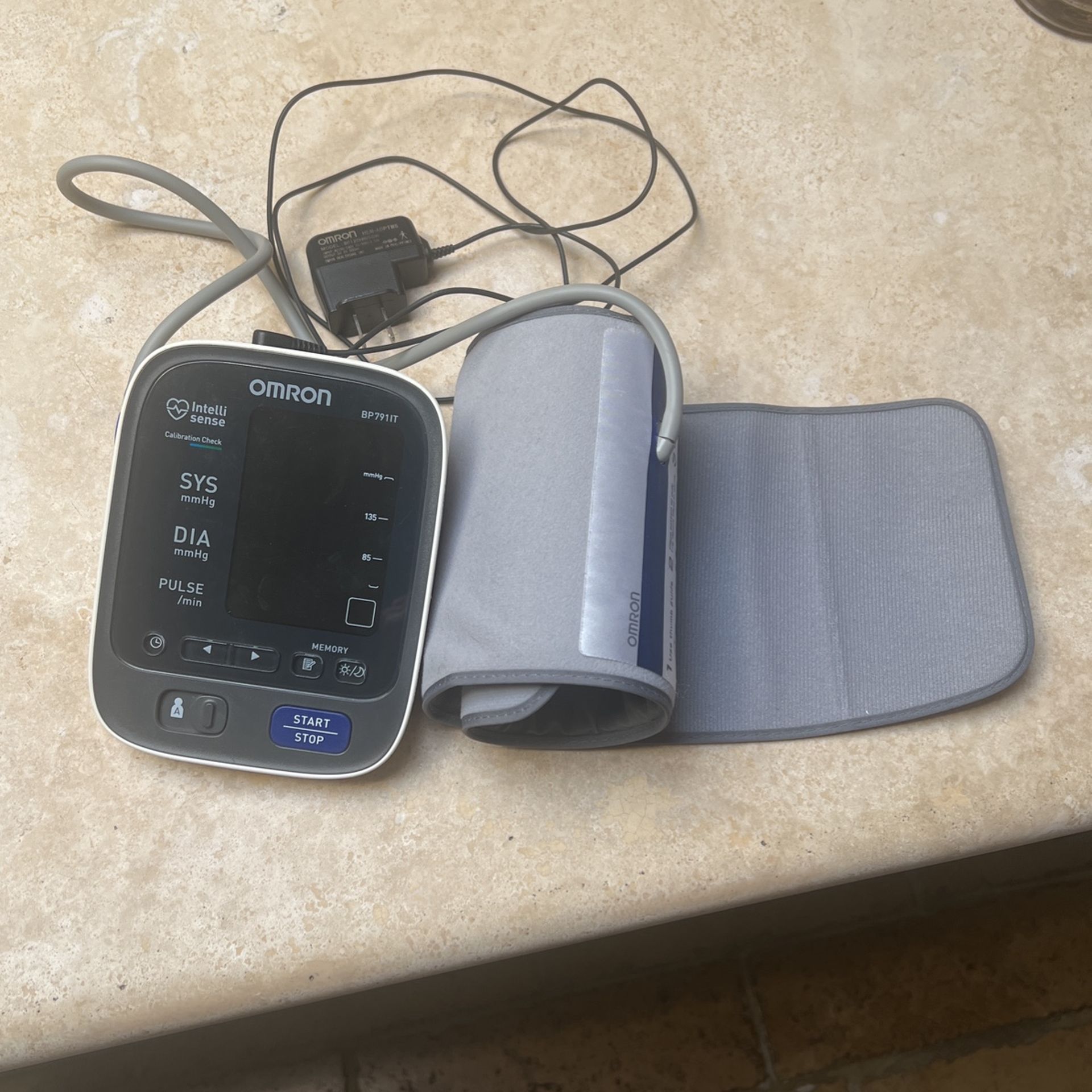 Omron Blood Pressure Monitor for Sale in Los Angeles, CA - OfferUp