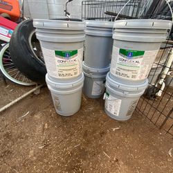 Conflex Xl Elastomeric Paint Retail $350 Now$45 for Sale in Phoenix, AZ ...
