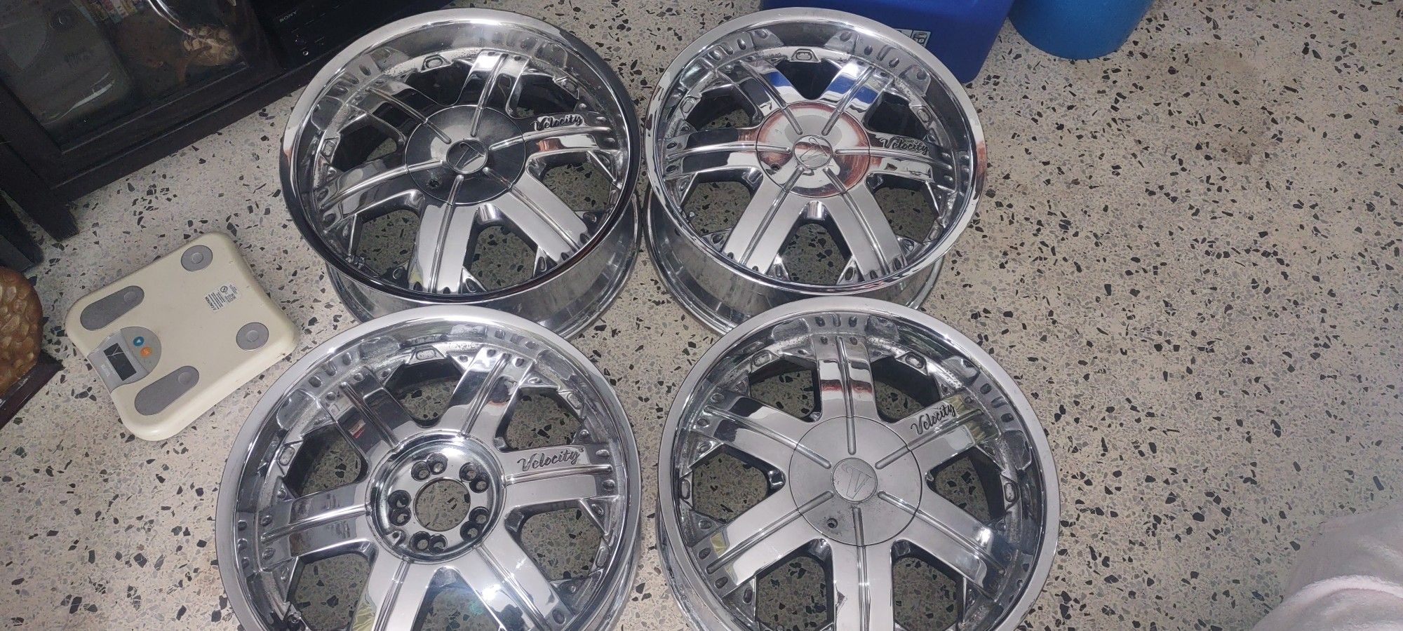 20 Inch Chrome Velocity Rims for Sale in Miami, FL - OfferUp