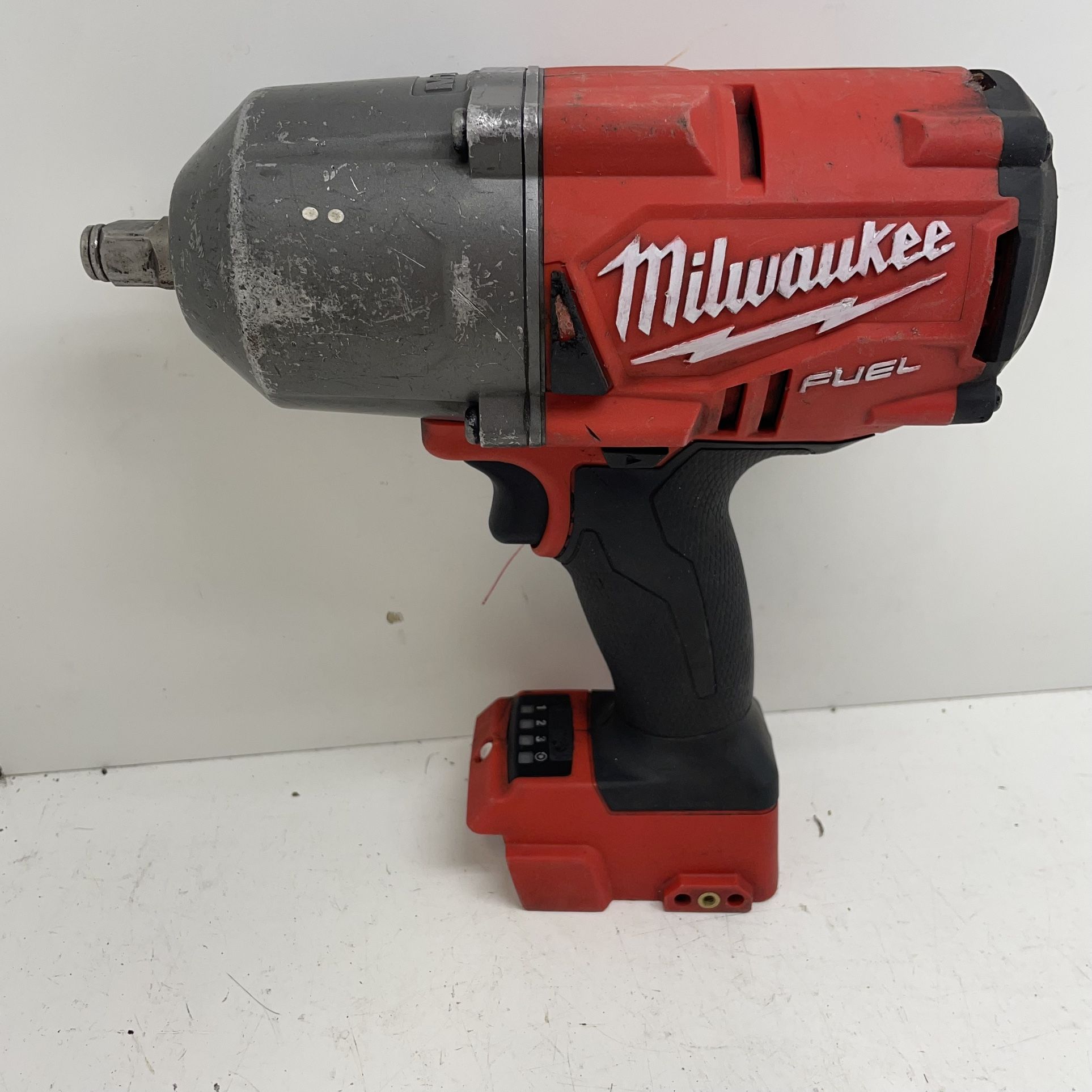 Milwaukee M18 Fuel Brushless Impact Wrench 200015 for Sale in Seattle ...