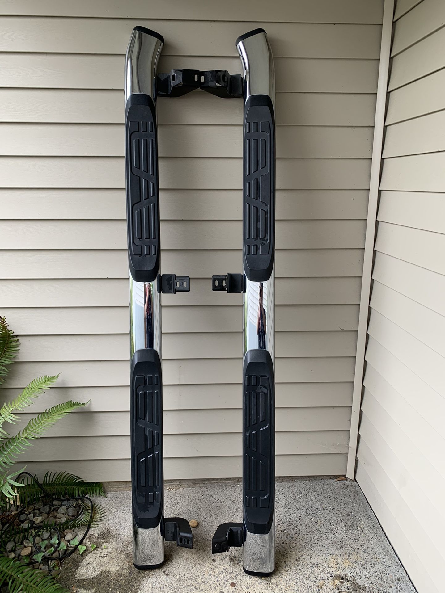 Toyota Tacoma OEM 5” Oval Tube Steps for Sale in Vancouver, WA - OfferUp