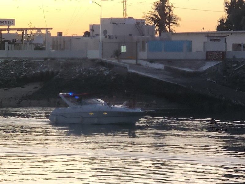 1998 Larson 32 Foot Cabin Curiser Twin Bravol Engines Very Clean for ...