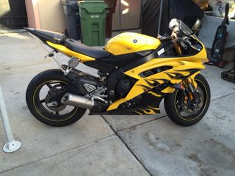 Yamaha R6 Black And Yellow
