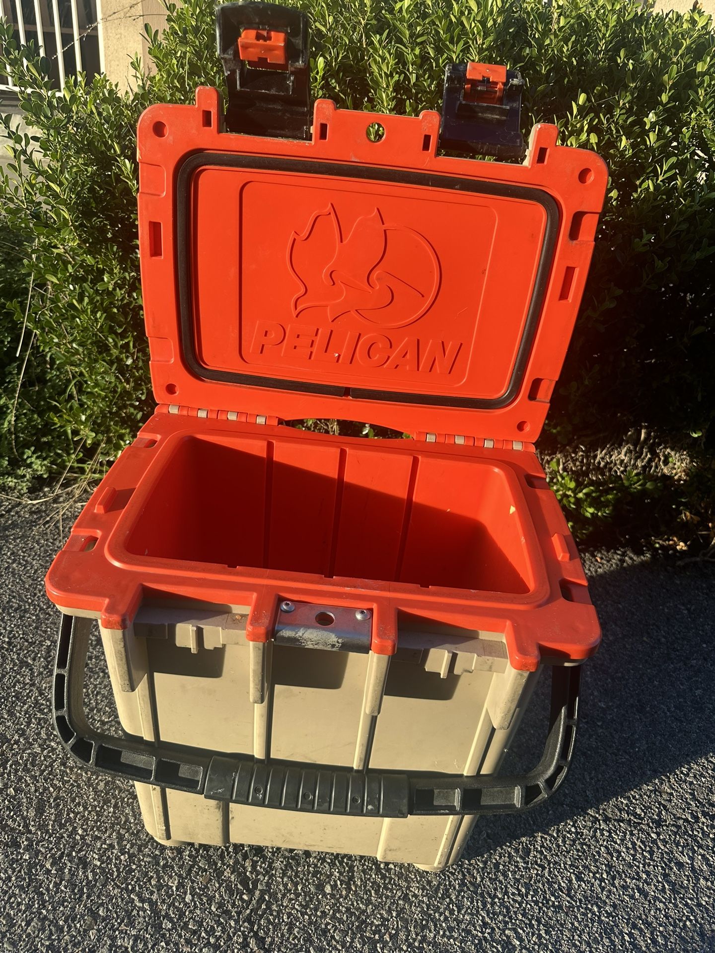 20qt Pelican Ice Chest for Sale in Rosemead, CA - OfferUp