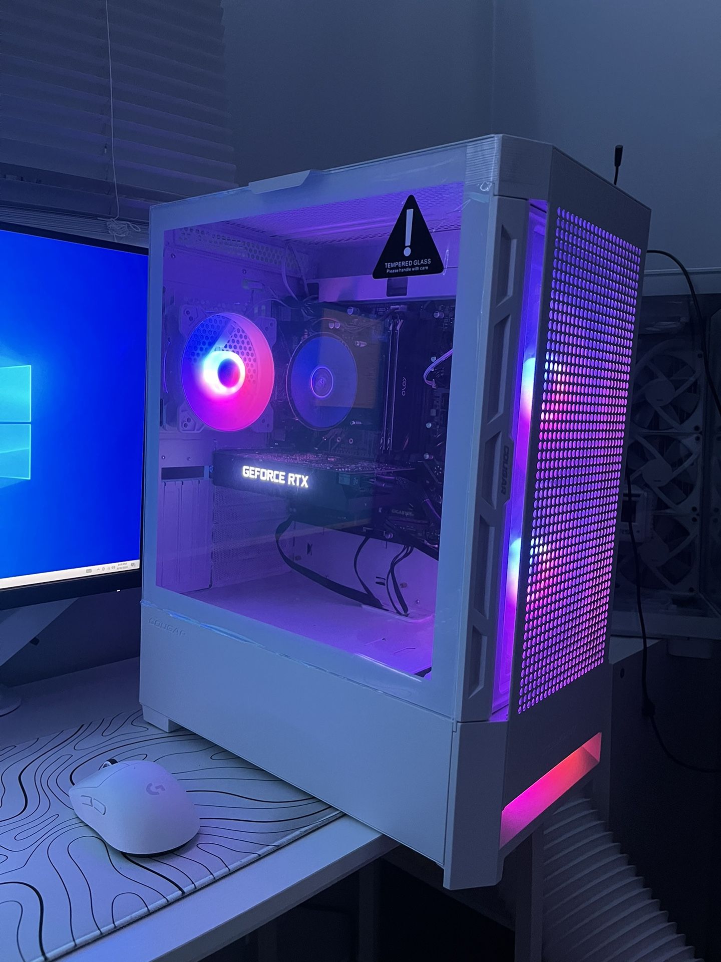 White Gaming Computer Pc Desktop for Sale in Long Beach, CA - OfferUp