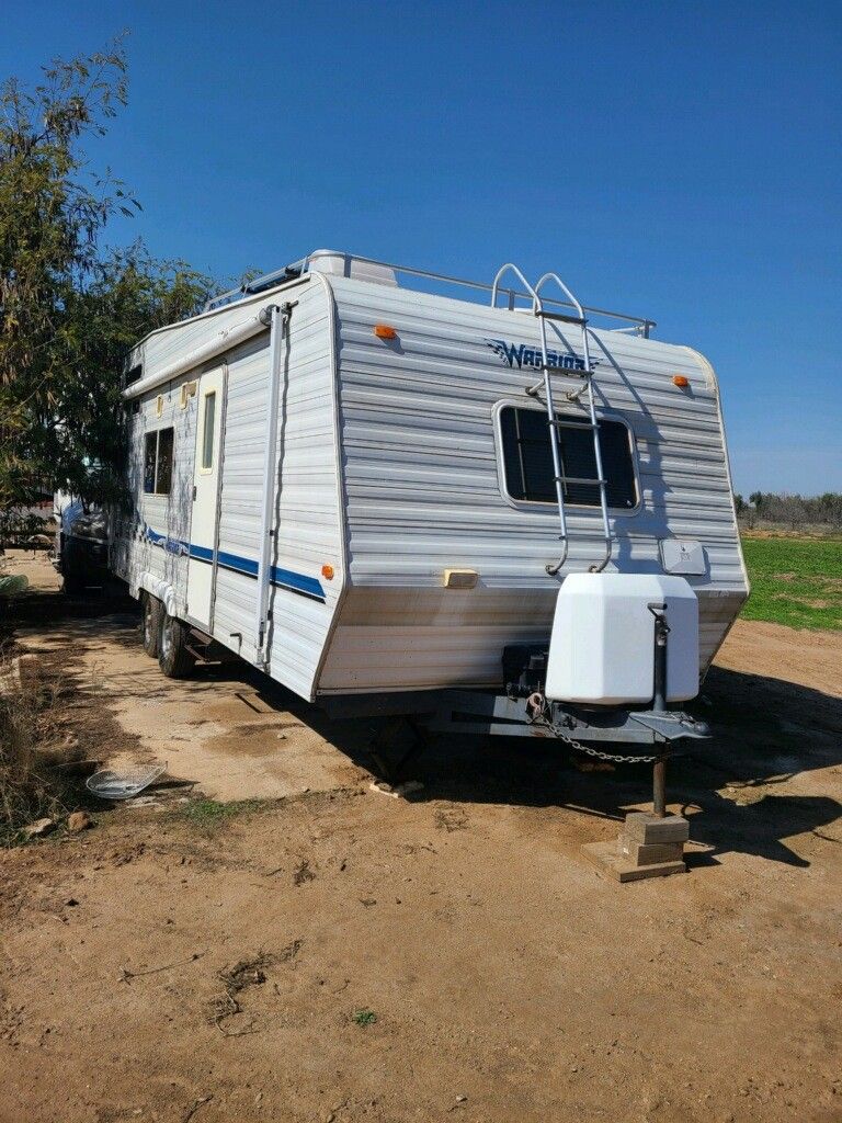 2004 Weekend warrior Fb 2200 for Sale in Orosi, CA - OfferUp