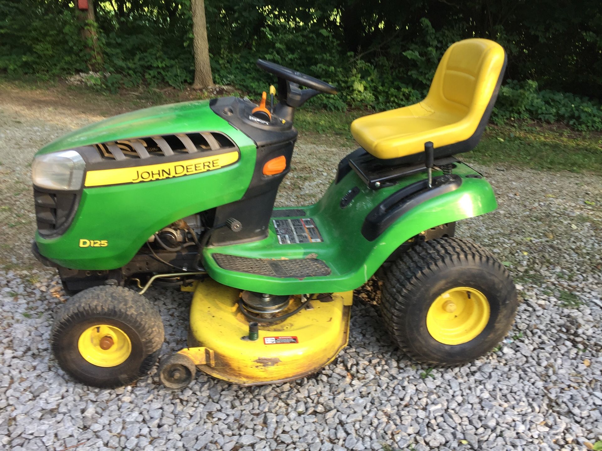 John Deere D125 riding mower for Sale in Greenwood, IN - OfferUp