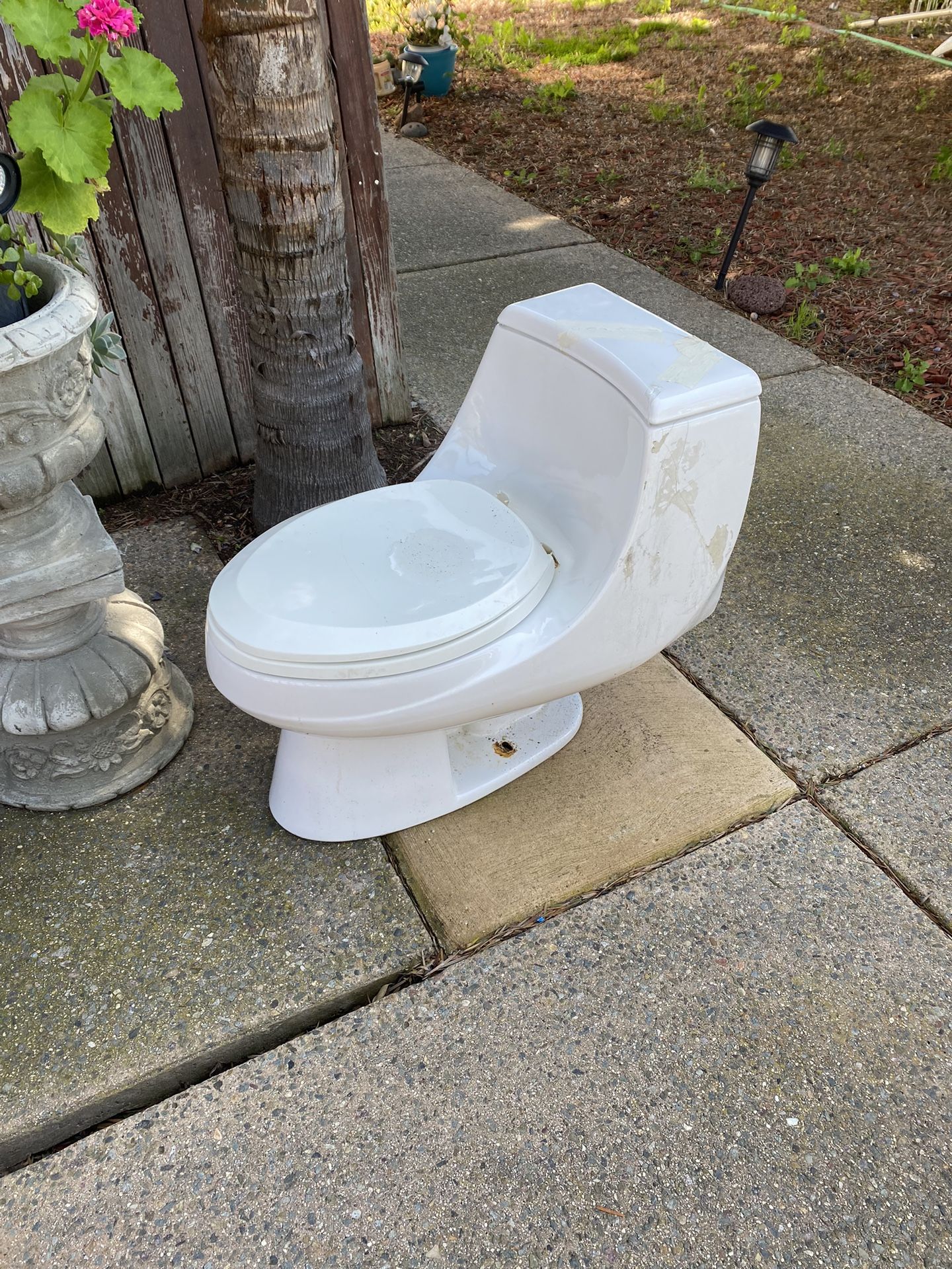 TOILET. FREE !!!!! for Sale in Bonita, CA - OfferUp