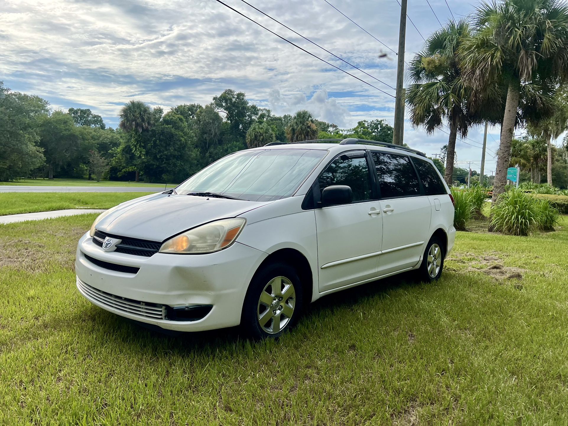 2005 Toyota Sienna for Sale in Fort Pierce, FL - OfferUp