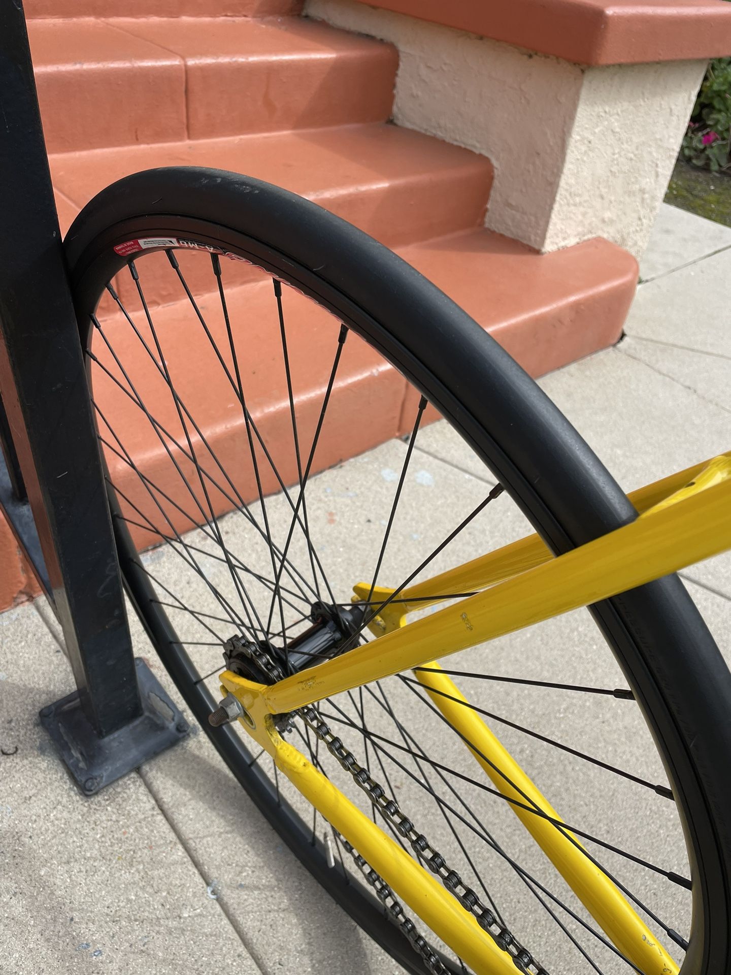 Throne Cycles Phantom 25" Single Speed Aluminum Fixed Gear Bike for ...