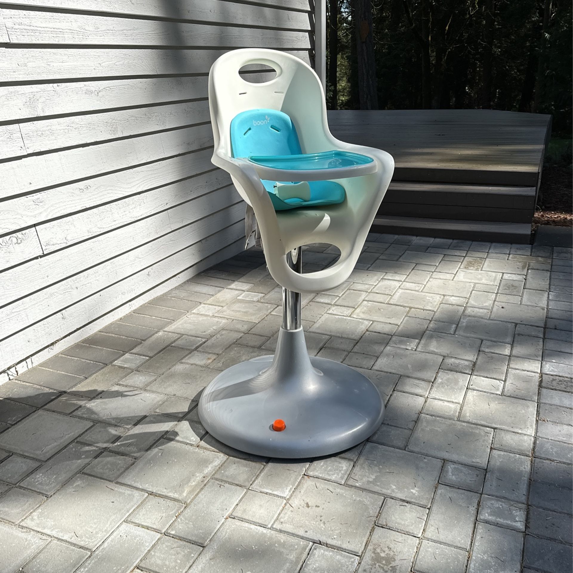 Boon Flair High Chair for Sale in Woodinville, WA - OfferUp