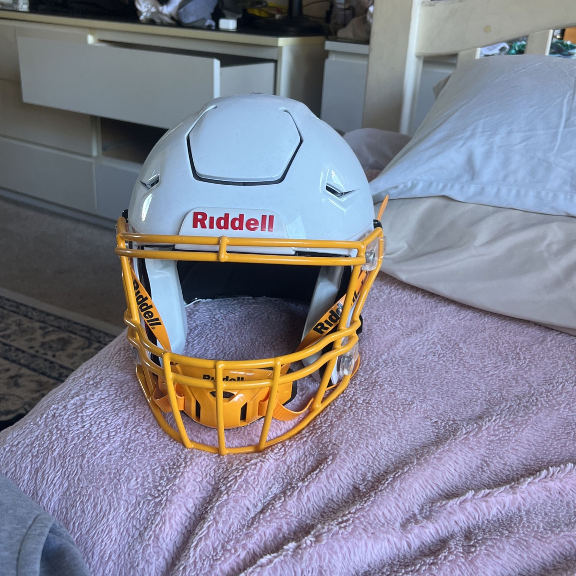 riddell speed flex medium for Sale in Irvine, CA - OfferUp