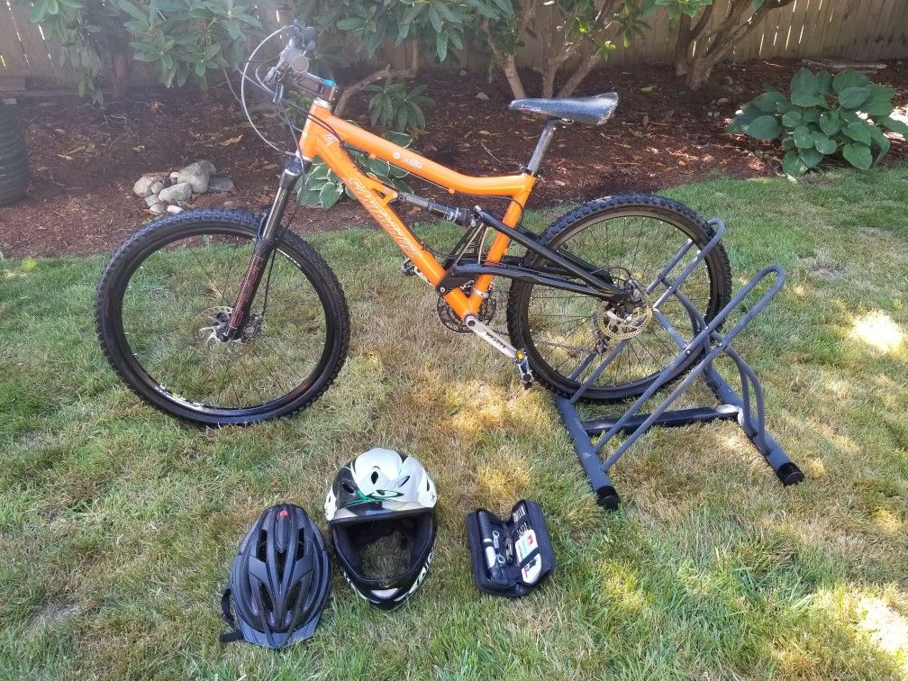2005 Santa cruz mountain bullit bike full suspension for trade wtt for Sale in Lynnwood, WA ...