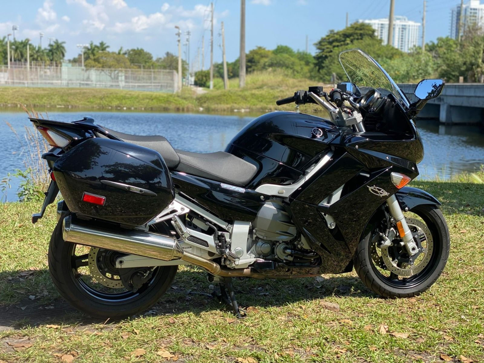 2009 YAMAHA FJR 1300A for Sale in Sunny Isles Beach, FL - OfferUp