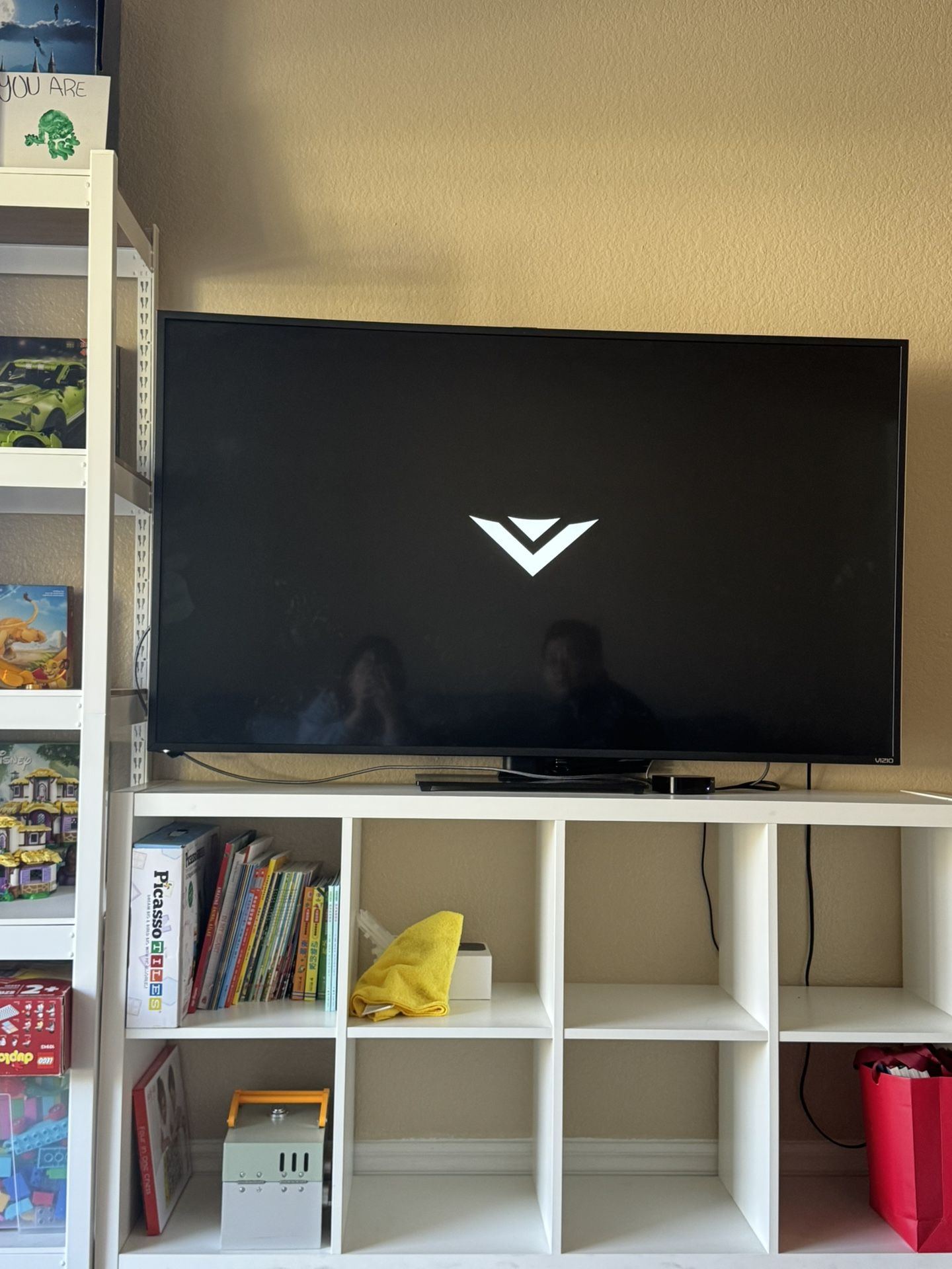 VIZIO 60 Inch HDTV (M60-D1) for Sale in Chino Hills, CA - OfferUp
