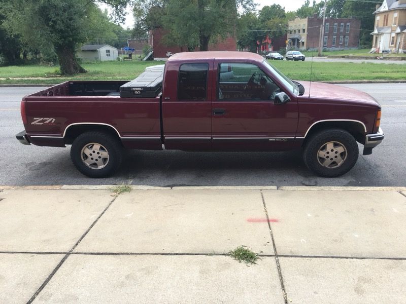 1995 GMC SIERRA 4x4 Z71 for Sale in St. Louis, MO - OfferUp