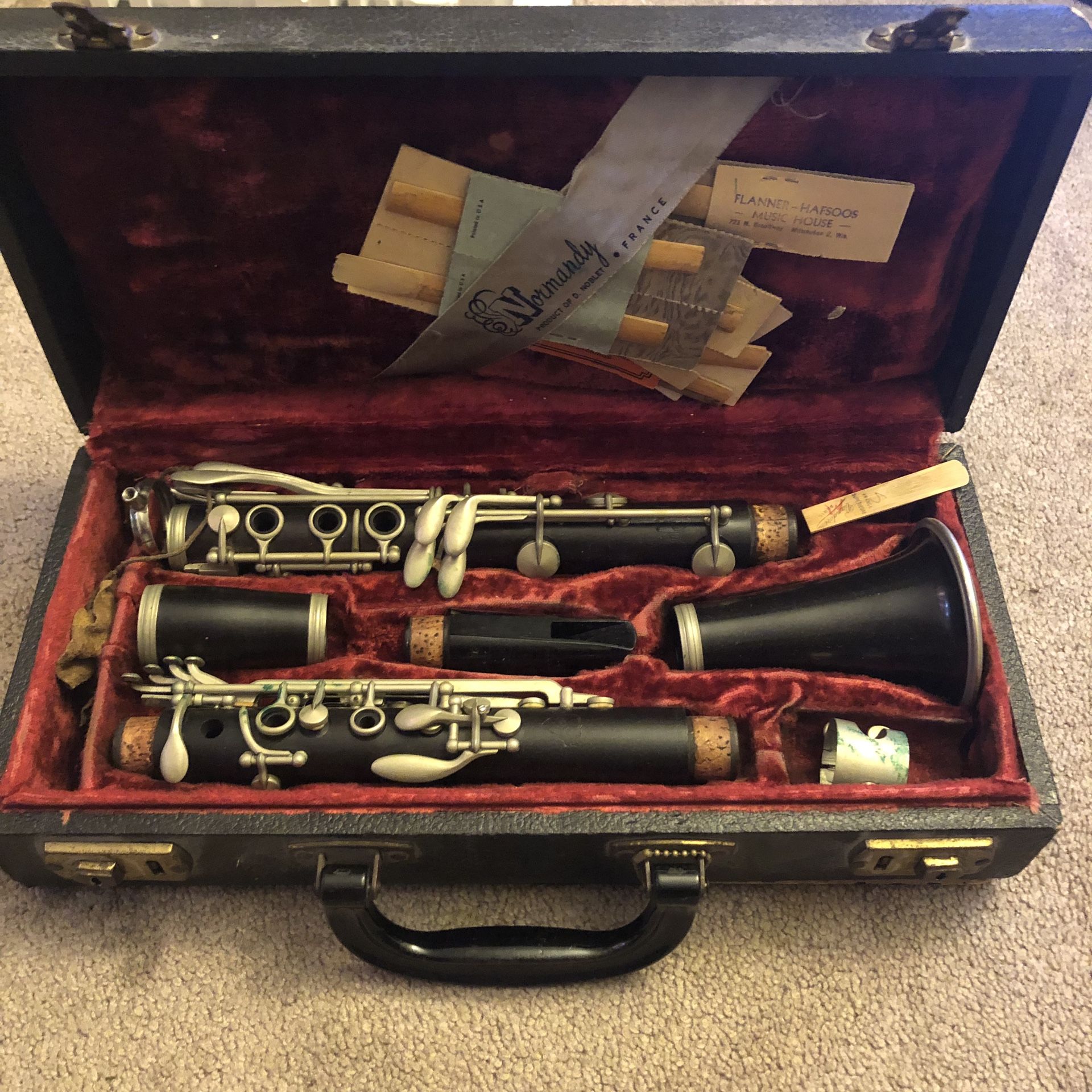Vintage Noblet Paris Wood Clarinet Made in France for Sale in Freeport ...