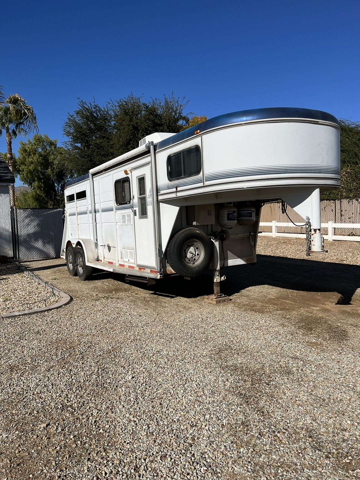 HORSE TRAILER 1994 CM LQ !!REDUCED!! for Sale in Litchfield Park, AZ ...
