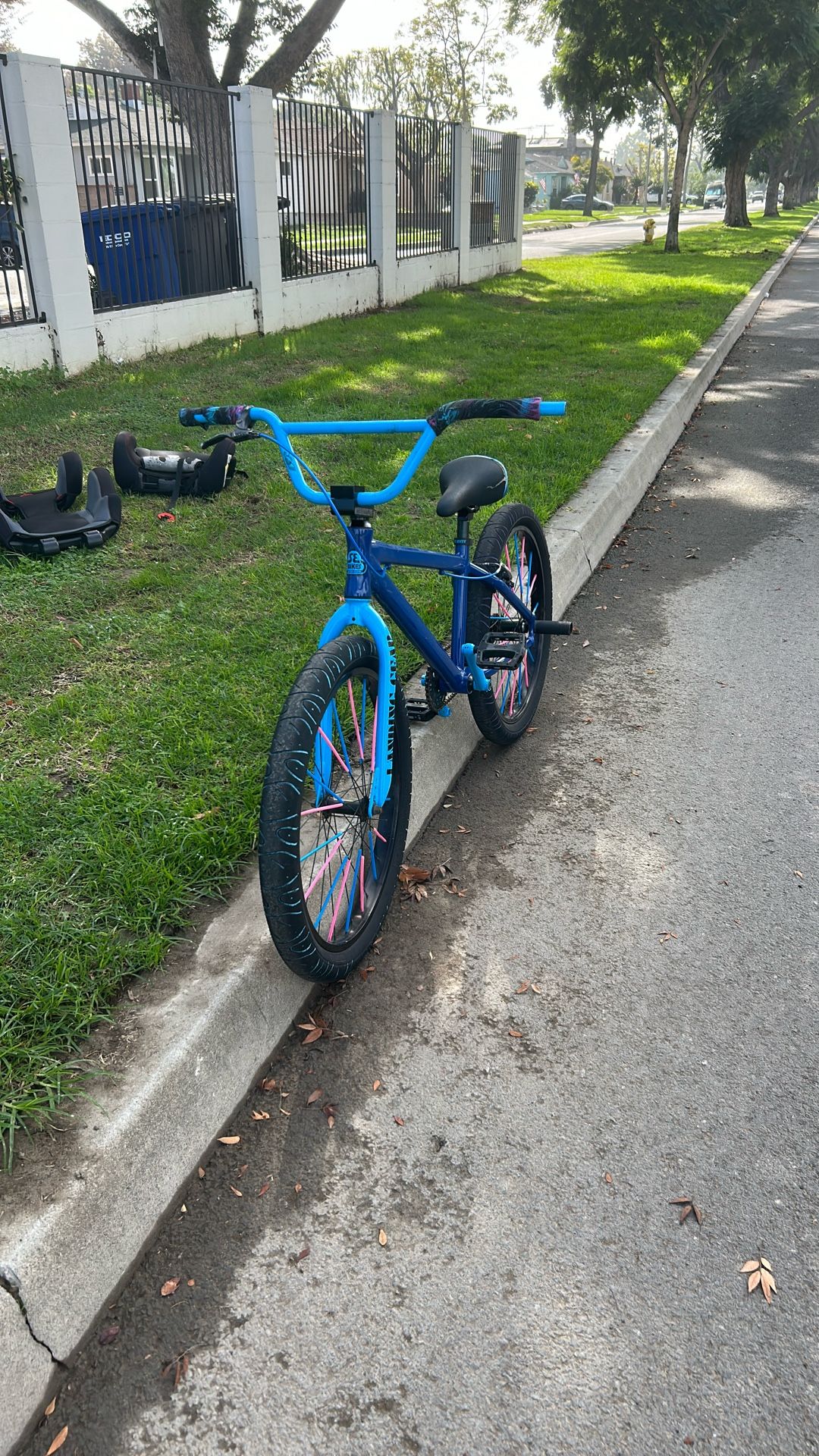 24’ SoCal flyer SE bike for Sale in Long Beach, CA - OfferUp