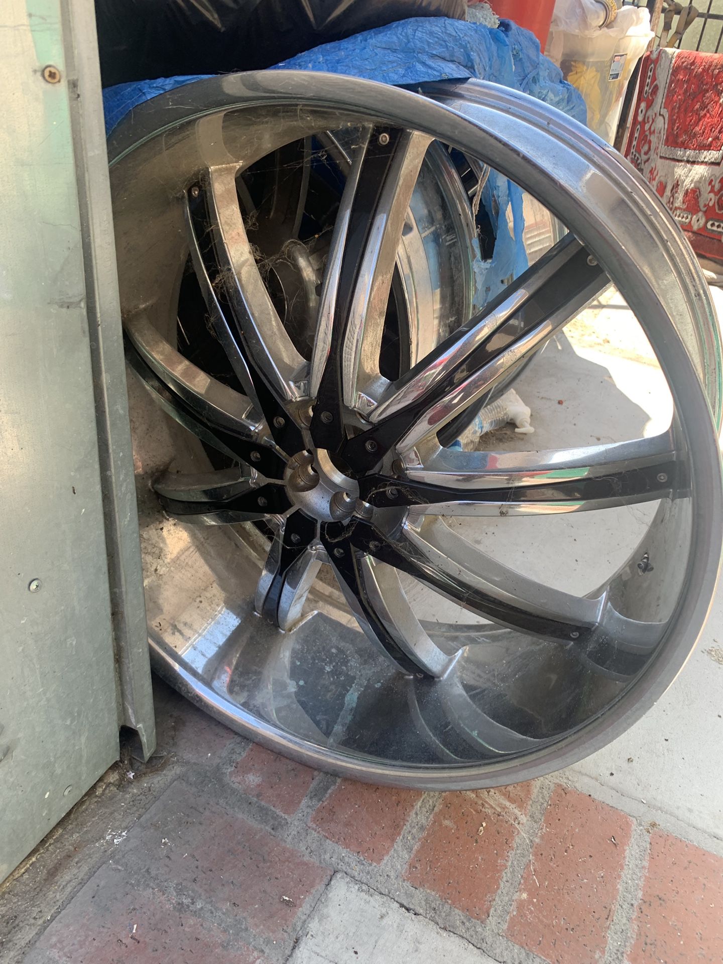 Rims 26 inch for Sale in Los Angeles, CA - OfferUp