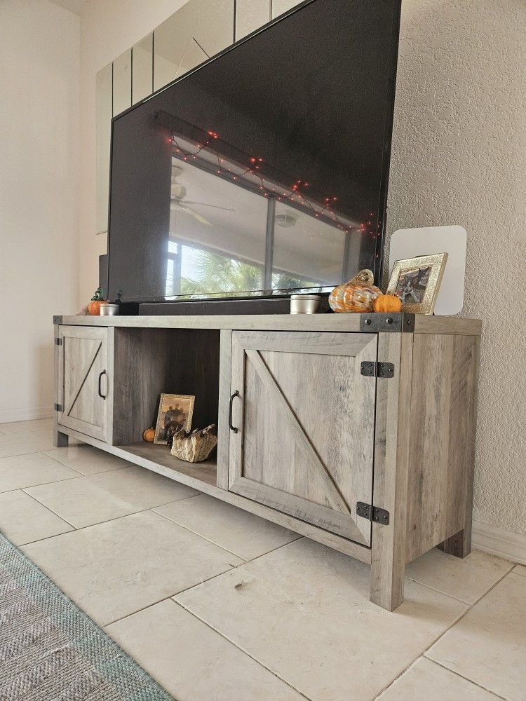 TV Stand for Sale in Pt Charlotte, FL - OfferUp