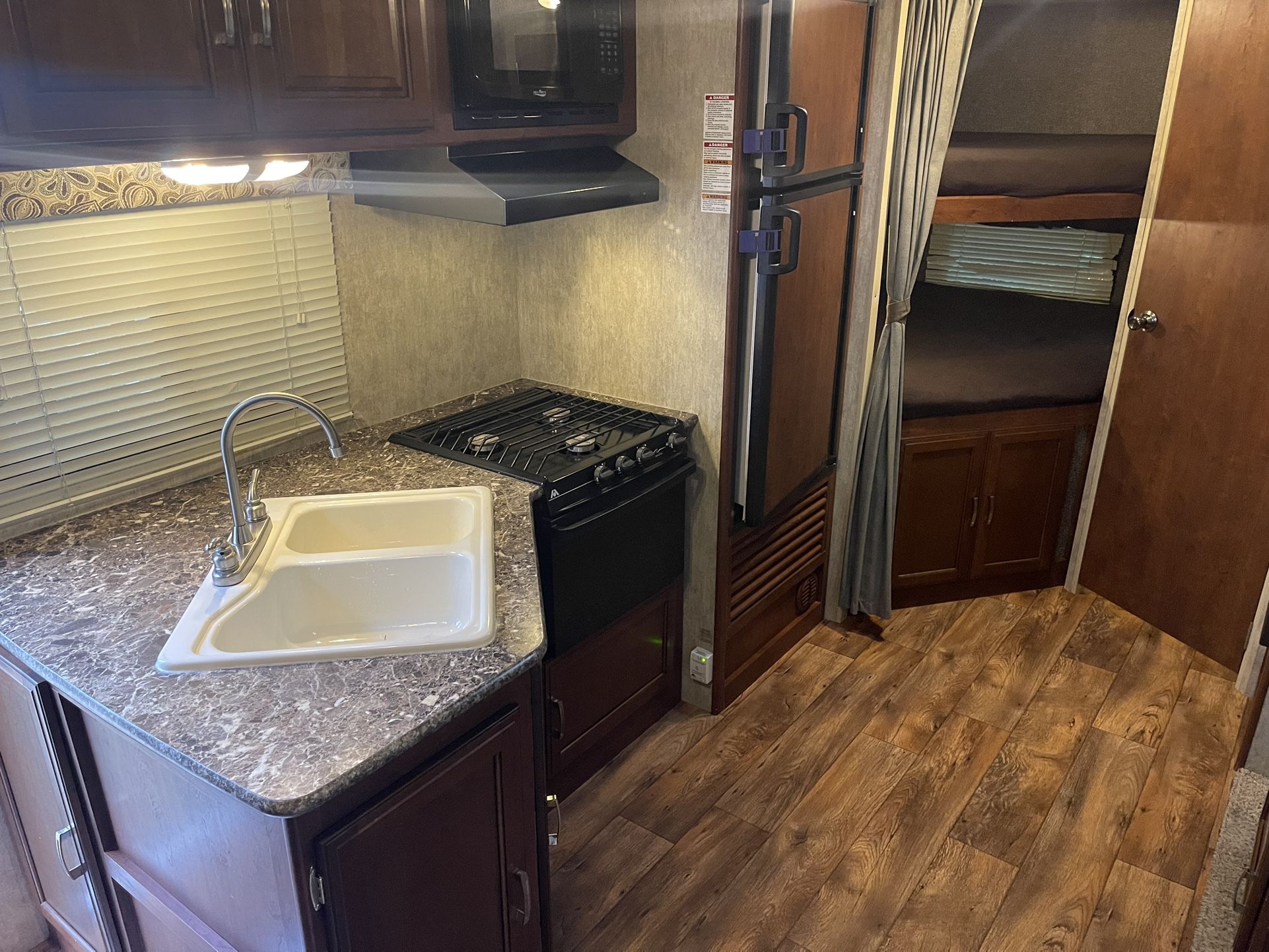 2016 Keystone Passport 2400BH for Sale in Huntington Beach, CA - OfferUp