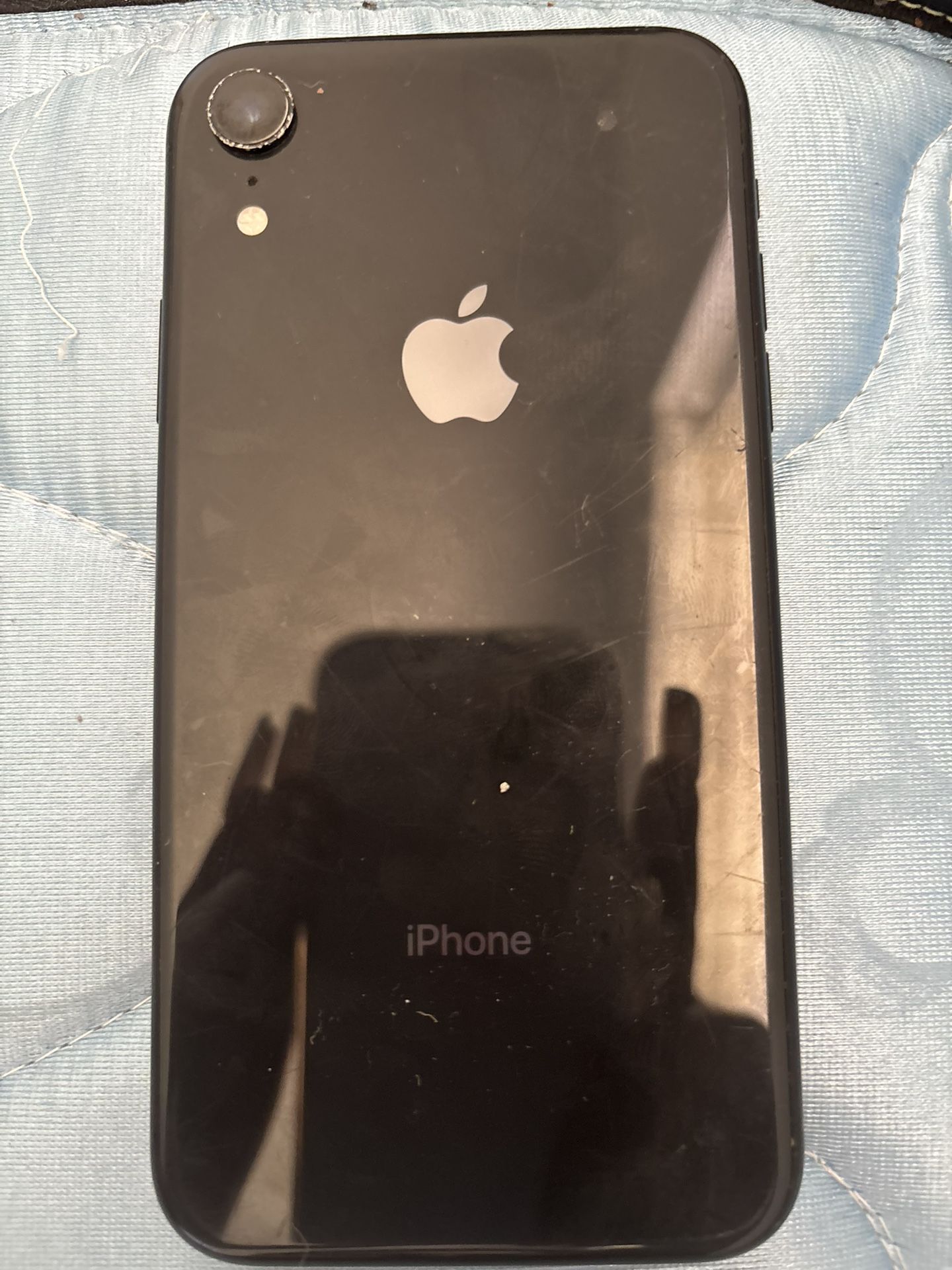 iPhone 10 XR for Sale in Sacramento, CA - OfferUp