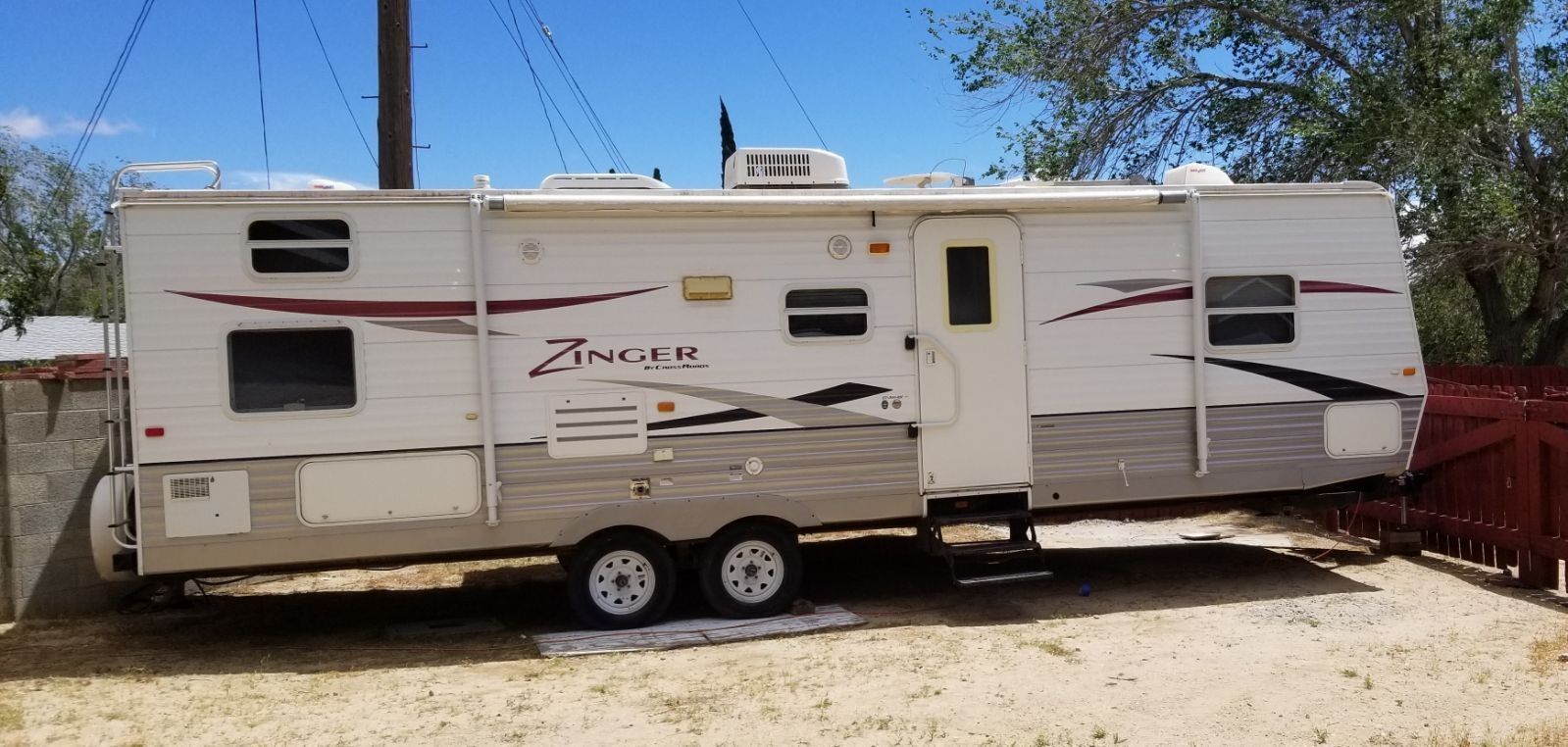 Zinger Travel Tralier for Sale in Willow Springs, CA - OfferUp