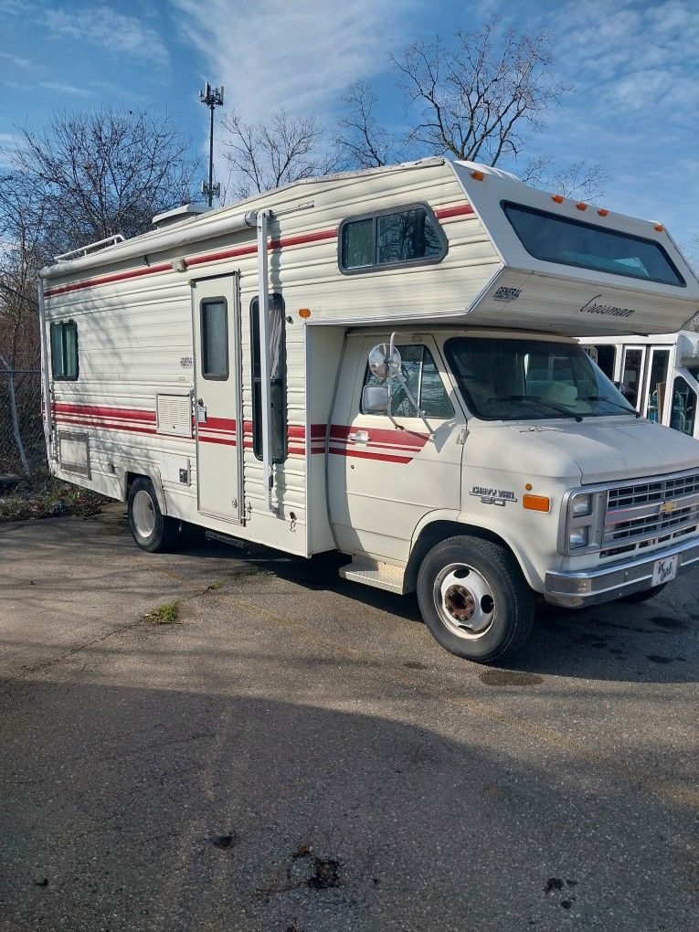 1986 Chevy Motorhome for Sale in Trenton, MI - OfferUp
