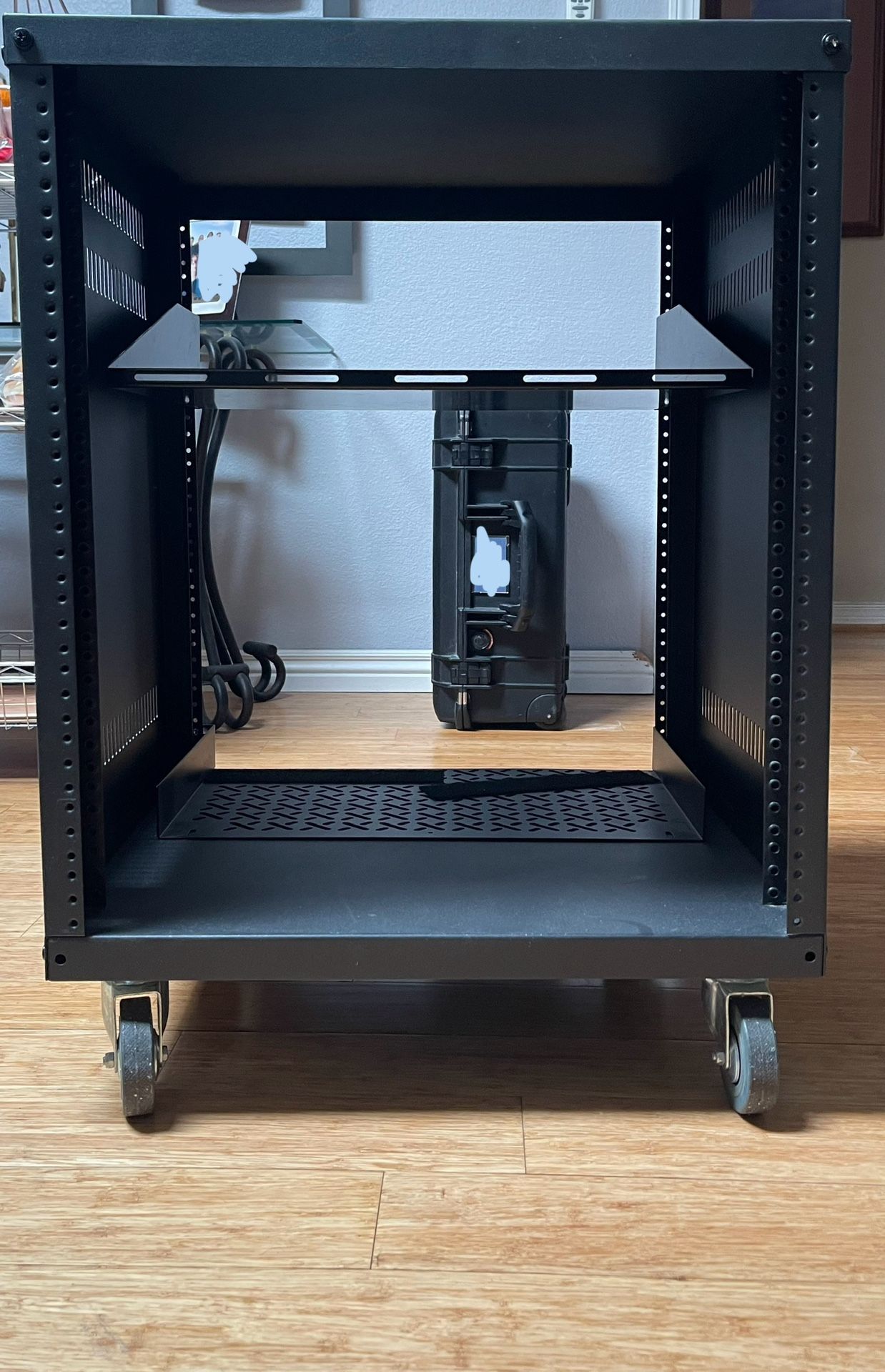 Samson 12U Tech Rack w/Locking Casters for Sale in Phoenix, AZ - OfferUp