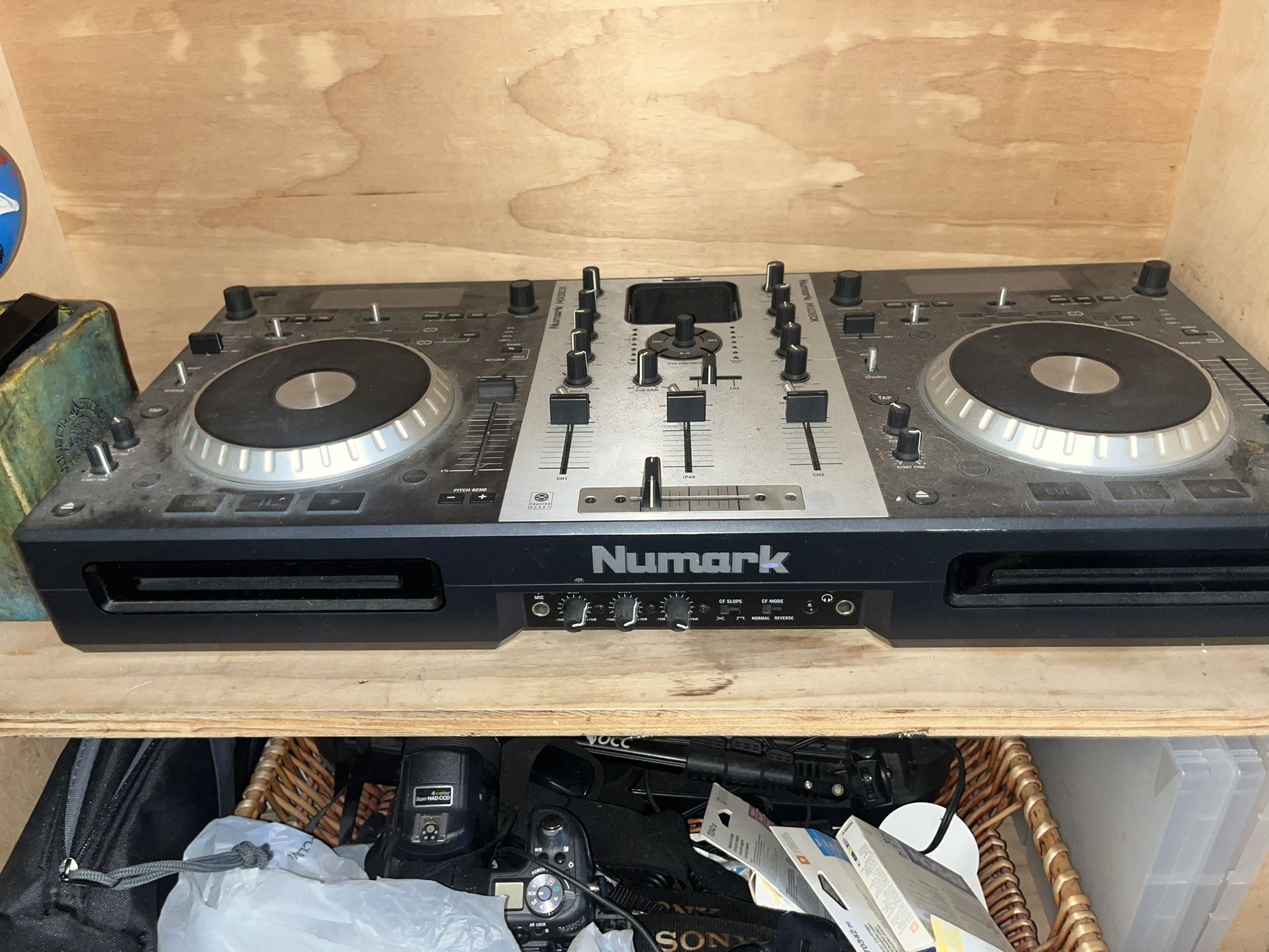 Numark Vintage Turntable for Sale in Playa Del Rey, CA - OfferUp