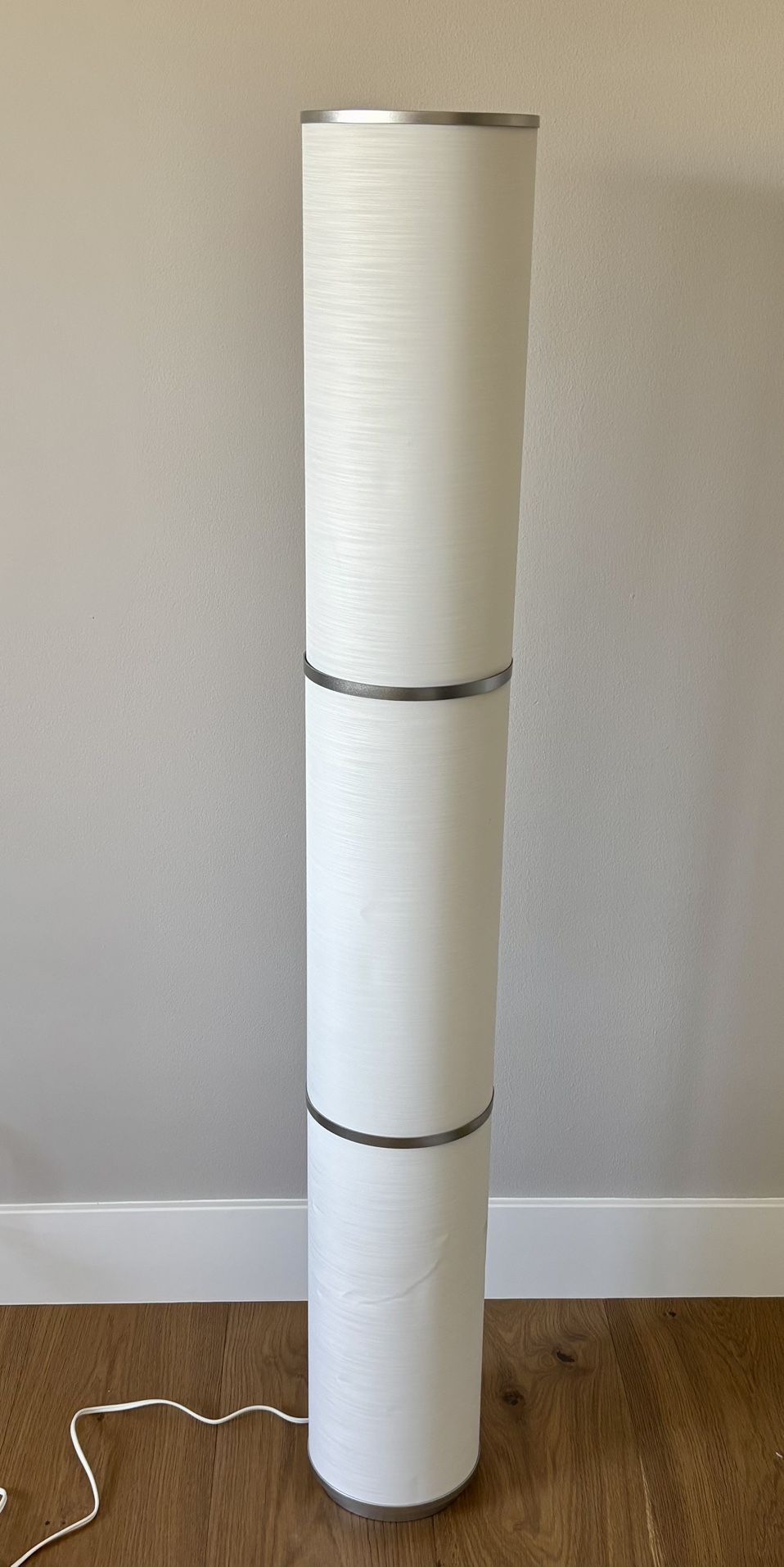 Floor Lamp, White for Sale in Redondo Beach, CA - OfferUp