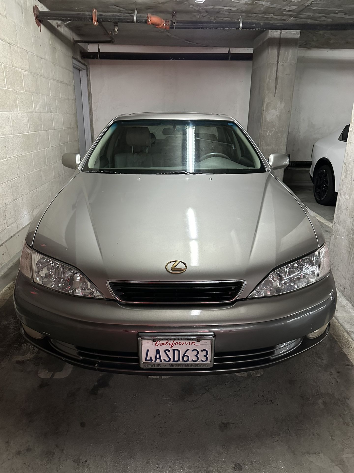 1998 Lexus ES 300 for Sale in Los Angeles, CA - OfferUp