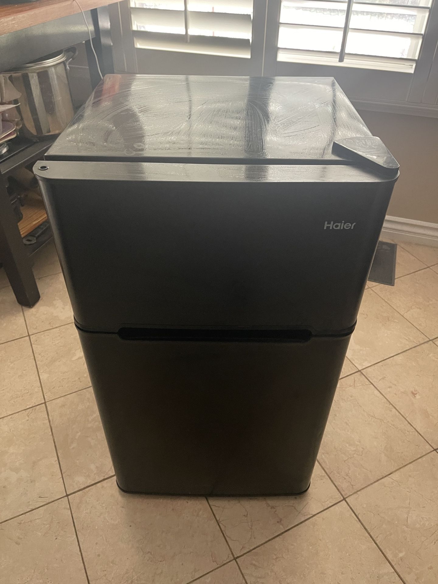 Haier 3.2 Cu.ft Fridge for Sale in Brea, CA - OfferUp