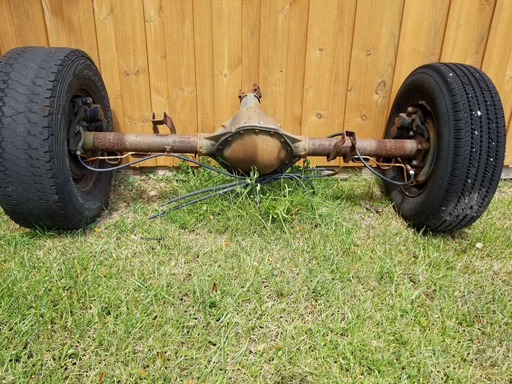 2001 chevy Chevrolet Silverado 14bolt 8lug rear end axle for Sale in ...