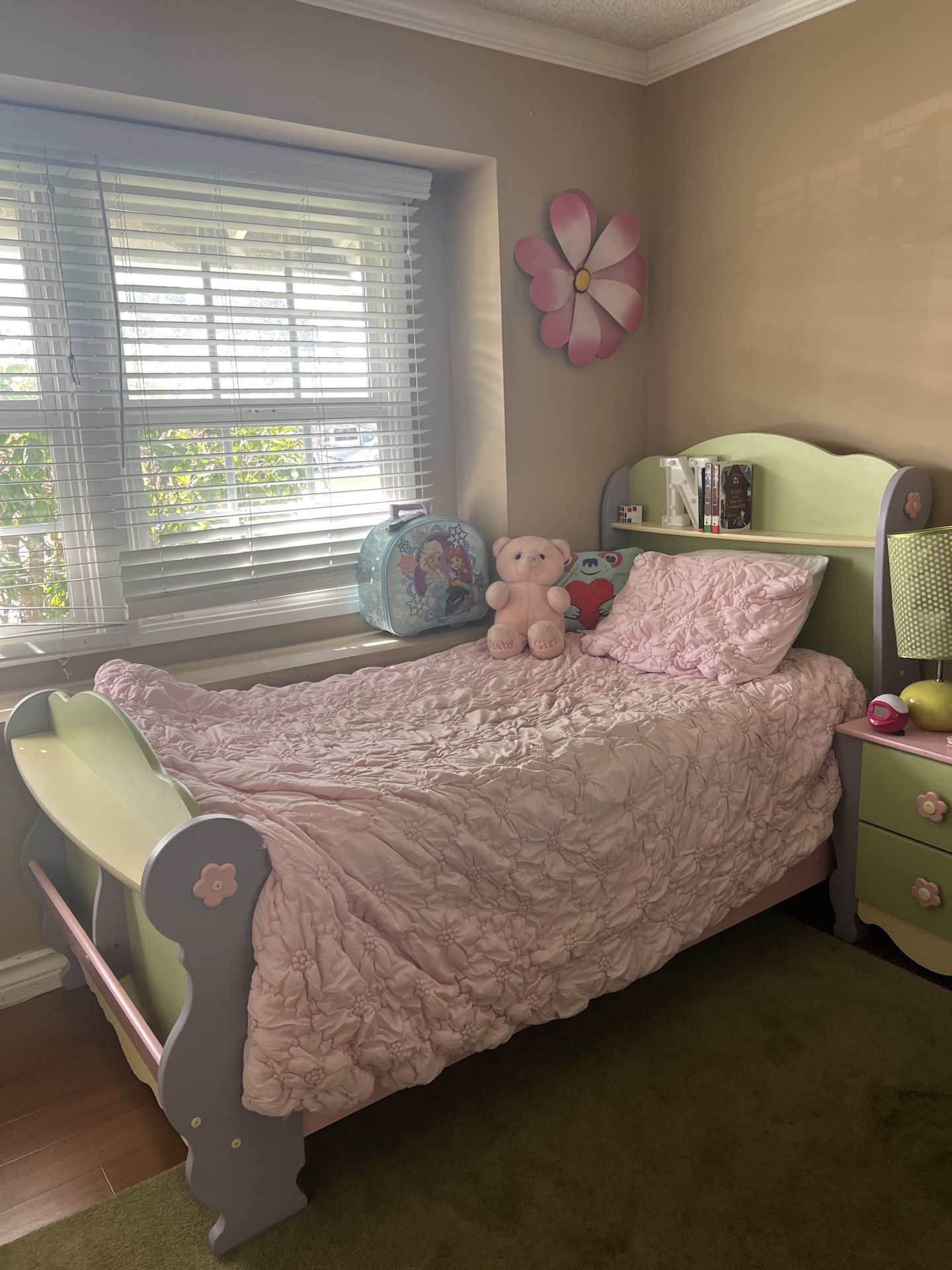 Ashley Girls Bedroom Set for Sale in Los Angeles, CA - OfferUp