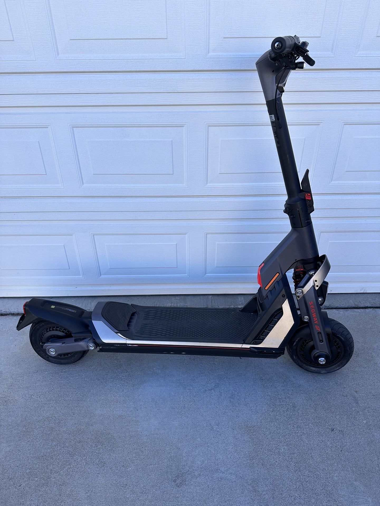 Segway - GT2 Super Scooter w/ 55.9 Max Operating Range & 43.5 mph Max ...