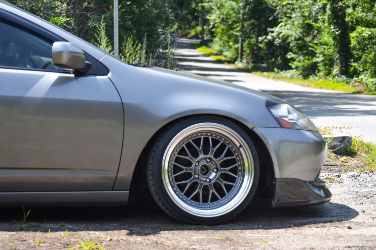 Esr sr01 hyper black 18x9.5 5x114.3 plus 22 for Sale in Natick, MA ...