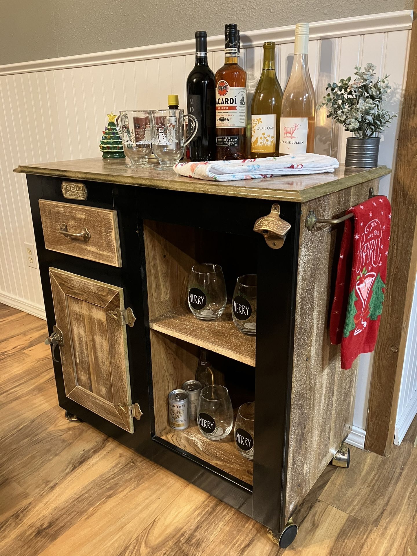 Retro Vintage Style Bar Cart for Sale in Ridgefield, WA - OfferUp