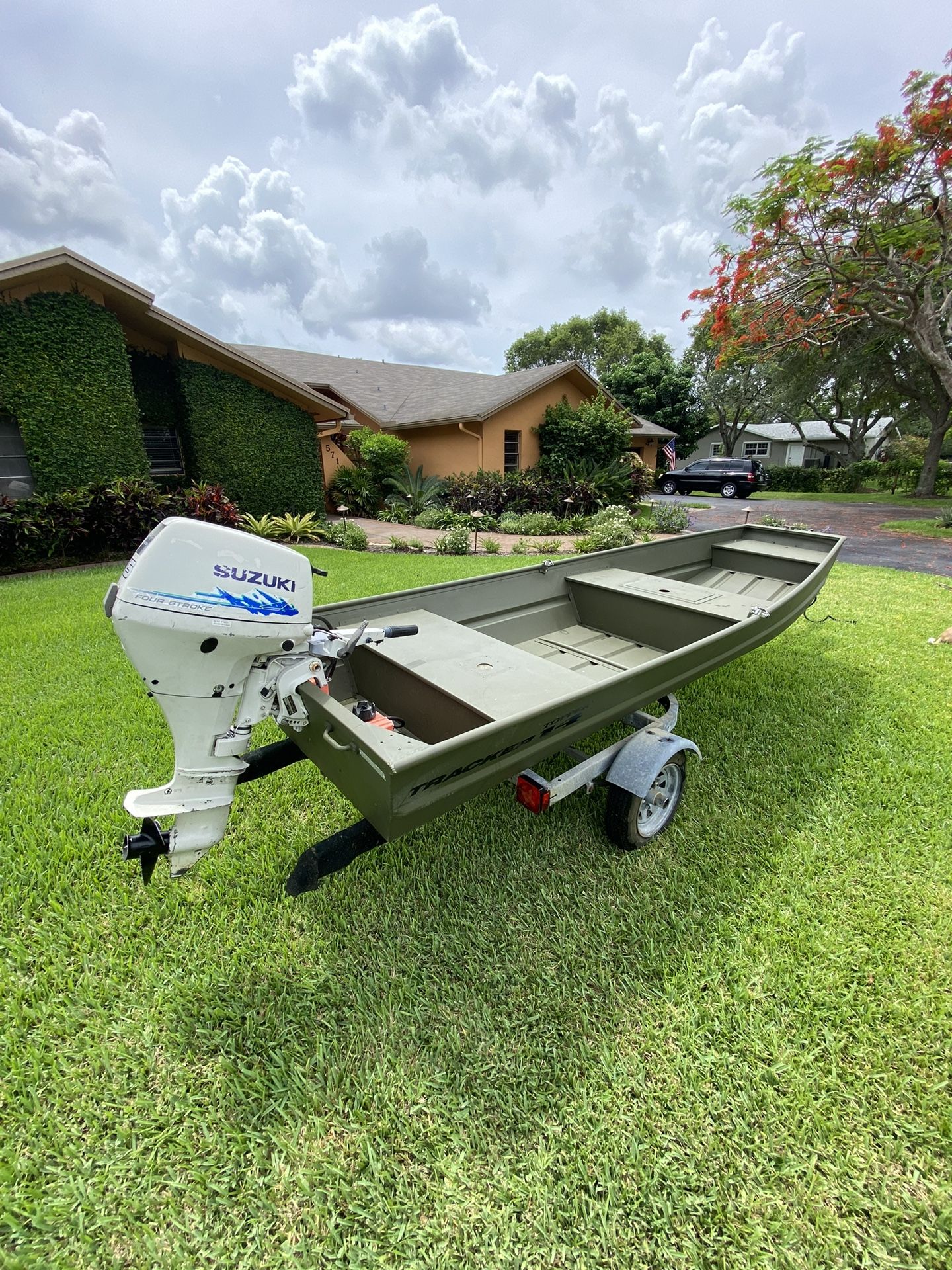 Tracker Topper 14ft John Boat & Motor for Sale in Fort Lauderdale, FL ...