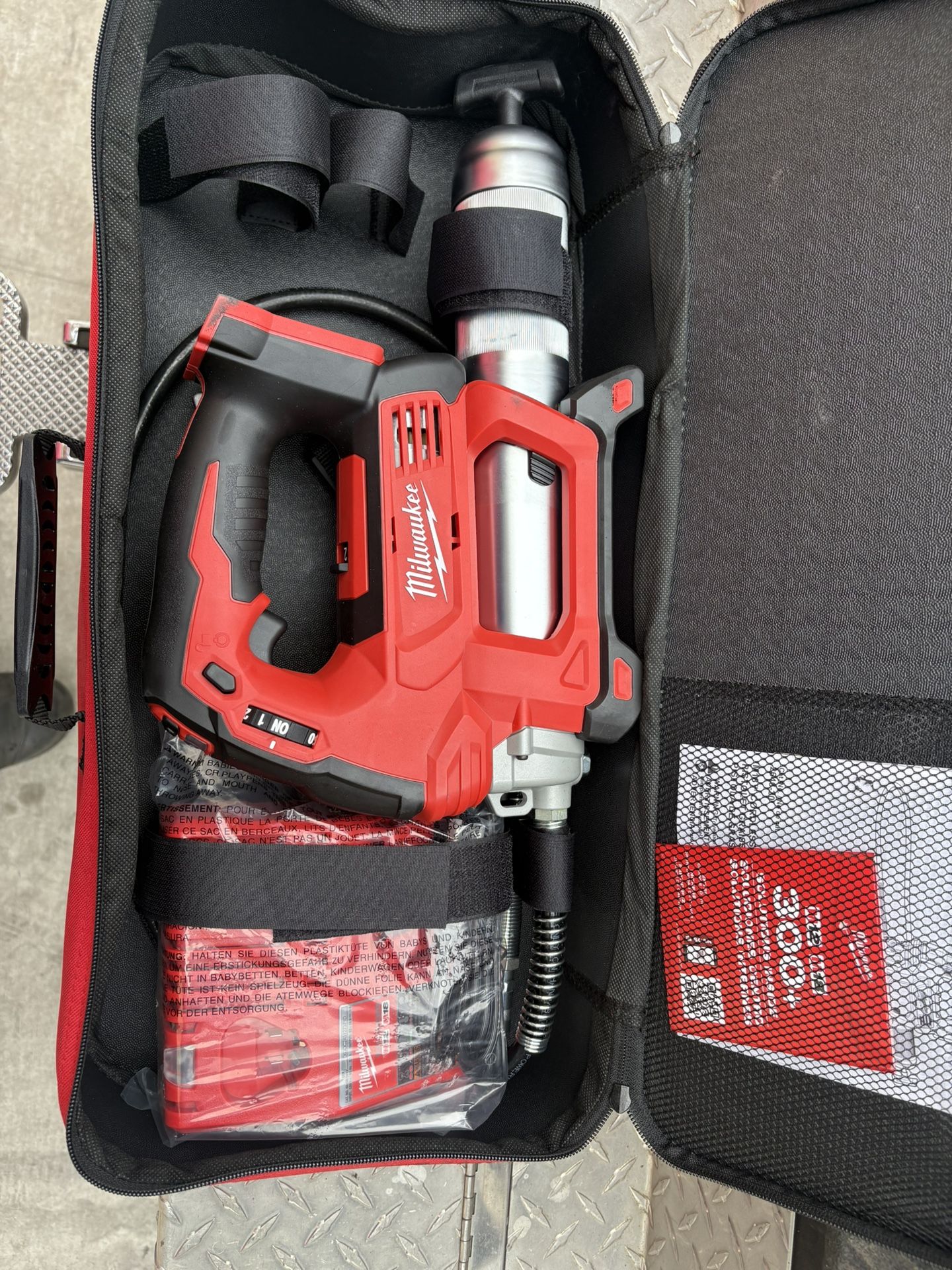Milwaukee M18 Grease Gun for Sale in Riverside, CA - OfferUp