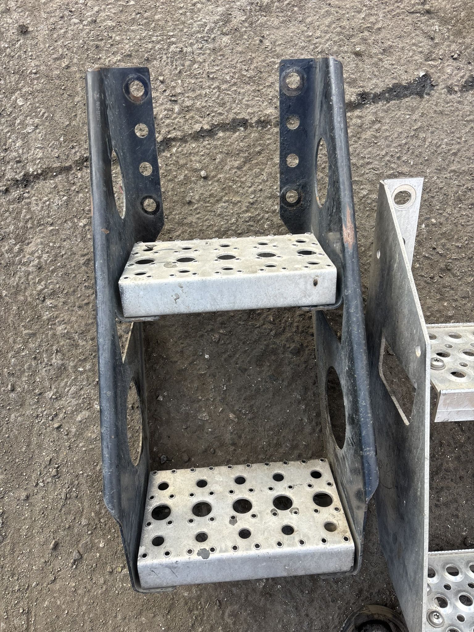 Freightliner Cascadia Aluminum & Black Steps | Fits Kenworth, Peterbilt ...