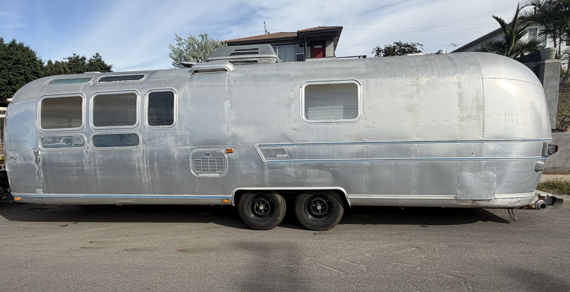 1977 Airstream 31 foot Land yacht for Sale in San Diego, CA - OfferUp