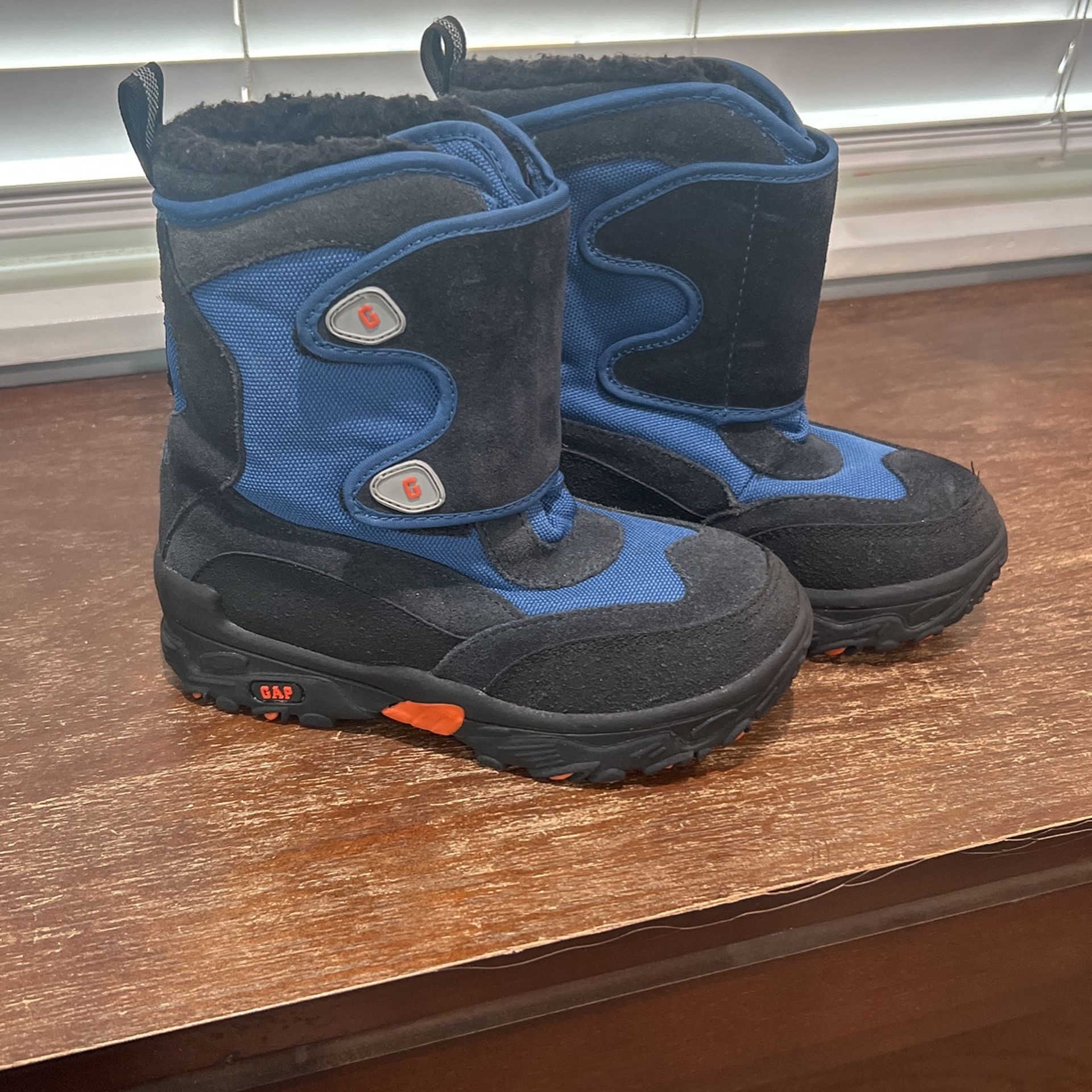 Snow Boots Kid Size13 GAP (UPLAND) for Sale in Upland, CA - OfferUp