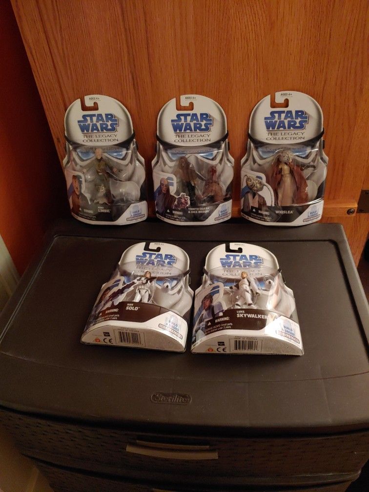 STAR WARS THE LEGACY COLLECTION, SET OF 5 FIGURES. for Sale in Apple ...