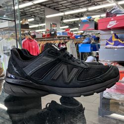 New Balance 990v5 stores Triple Black Shoes