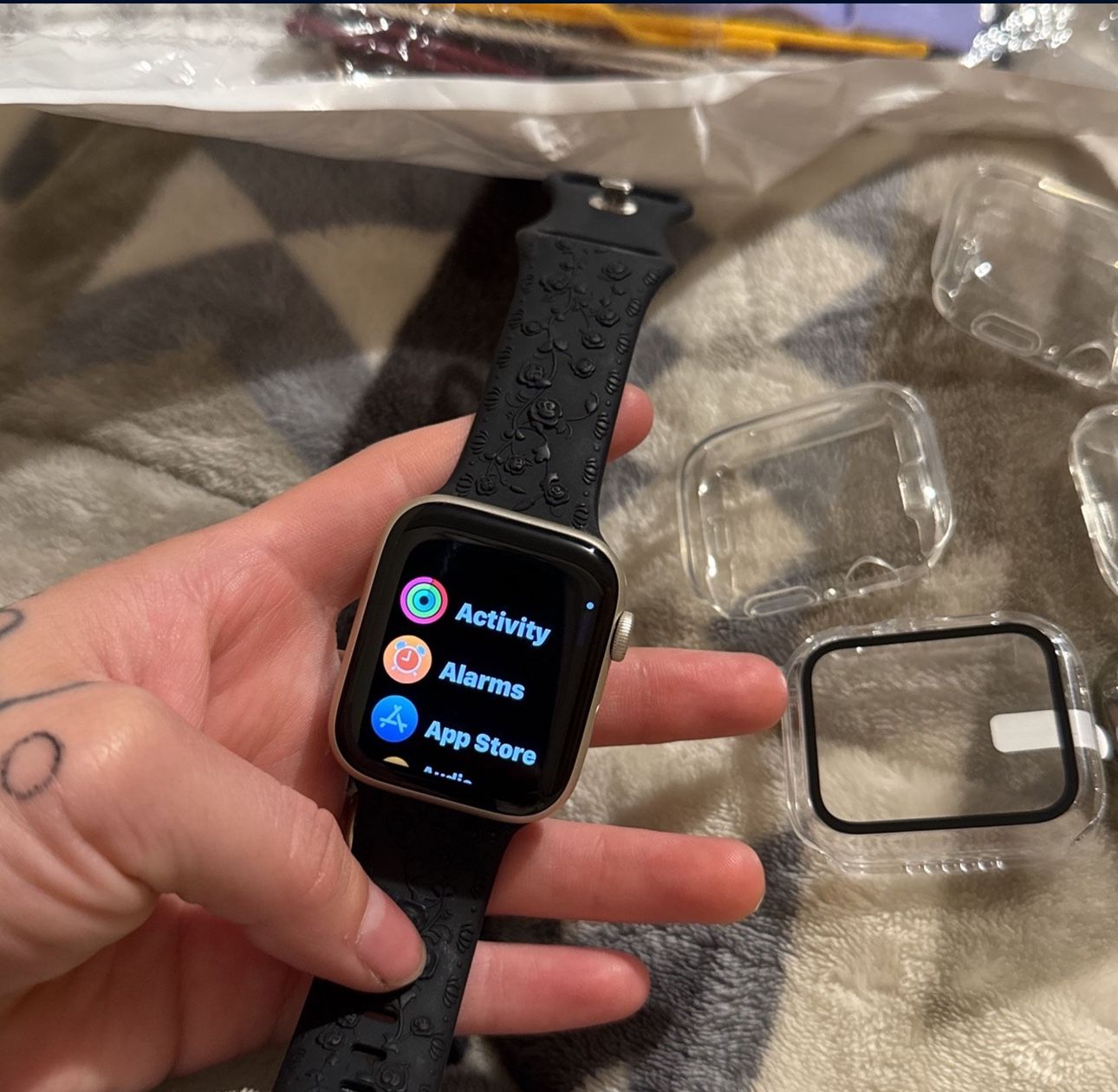 Apple Watch SE 44m for Sale in San Antonio, TX - OfferUp