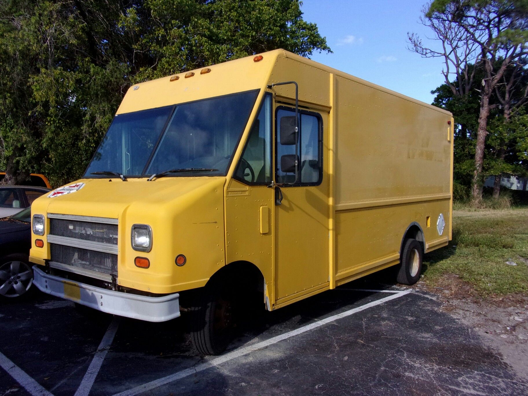 2001 Ford E-450 Utilimaster walk-in Step Van, 6.8L V10 SOHC w/ New ...